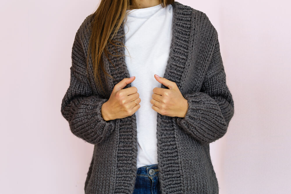 Looks com cardigan: conheça os tipos e como escolher para você
